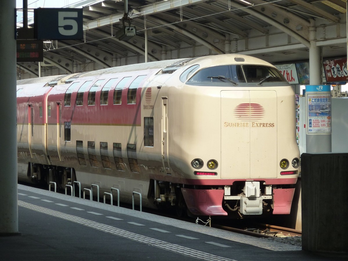 Поезд Sunrise Express: плацкарт и делюкс по-японски (видео) - Автоцентр.ua